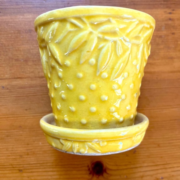 Mccoy | Accents | Vintage Mccoy Pottery Small Yellow Planter | Poshmark